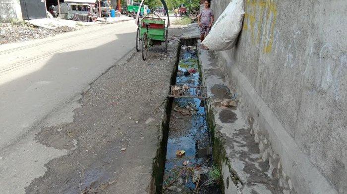 Drainase di Jalan Pemuda Matawai Waingapu Sebagain Masih Tersumbat Lumpur dan Sampah - Pos ...