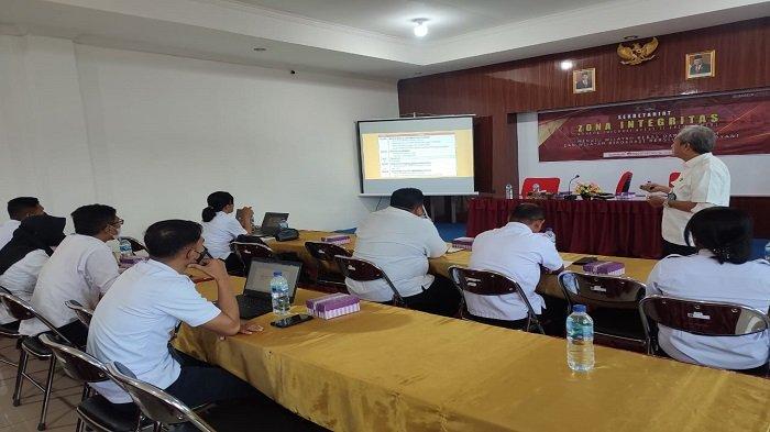 Divisi Keimigrasian Kemenkumham Gelar Bindalwasnis di Maumere - Pos-kupang.com