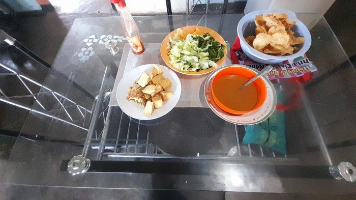 Kuliner Khas NTT, Gado Gado Kupang ala Ferry Ndoen Bisa Temani Berbuka, Ini Rasanya - Pos-kupang.com