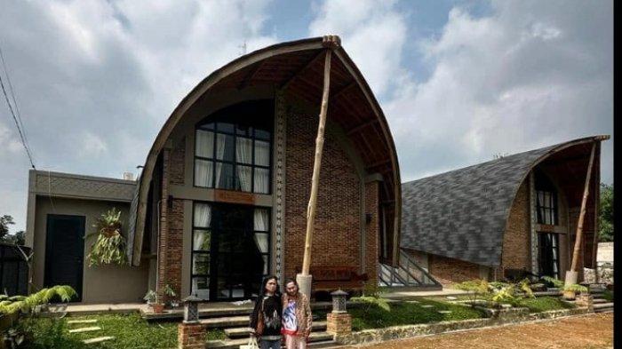 Video Viral TikTok, Putra NTT, Steven Hess Pellondou Kembangkan Villa Sasando dan Daging Sei NTT ...