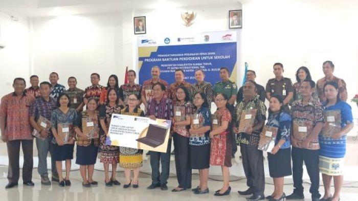 14 Sekolah di Sumba Timur Dapat Bantuan Pendidikan Dari Yayasan ...
