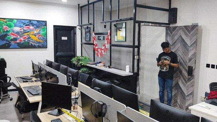 Uang Rp 73 Miliar dan Puluhan Barang Bukti Disita dalam Kasus Judi Online Pegawai Komdigi - Pos ...