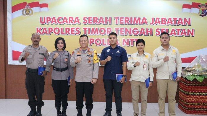 Kapolda NTT Berikan Reward Bagi Tiga Personil Polda NTT Berprestasi - Pos-kupang.com
