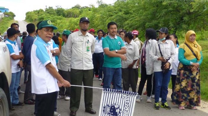 400 Pohon Flamboyan Hijaukan Jalur 40 Kupang - Pos-kupang.com