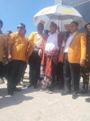 Oesman Sapta Odang Saksikan Potong Kerbau Sebelum Rakerda Hanura NTT ...