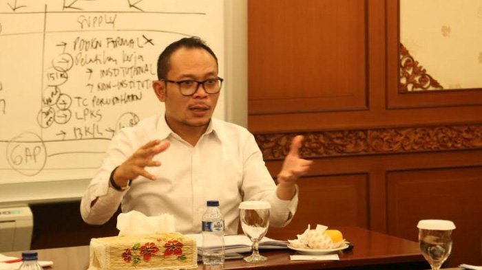 Inilah Profil Lengkap Hanif Dhakiri, Plt Menpora Pengganti Imam Nahrawi ...