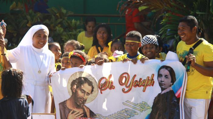 Aneka Kegiatan Warnai HUT Ke-7 Maria Ferrari School Maumere - Pos ...