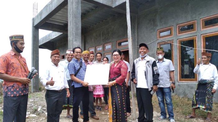 Katrina Siena Sumbang 150 Dus Keramik & 100 Sak Semen Untuk Stasi ...