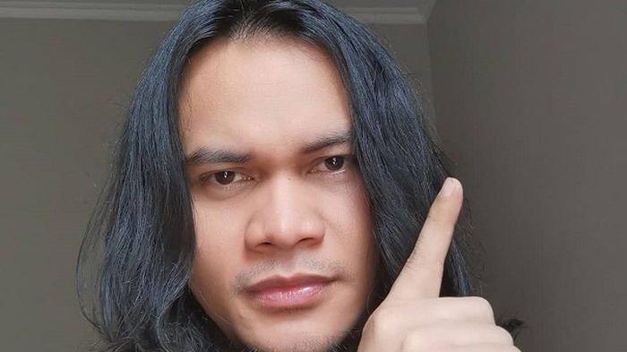 Mbah Mijan Mendadak Menangis Saat Ramal Kapan Pandemi Corona di ...