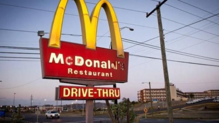 McDonald Kasih Kue, Cincin dan Kado Unik untuk Pasangan Pengantin yang ...