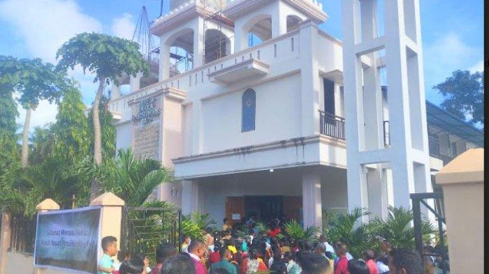 Khidmat Umat Katolik di Paroki St Kristoforus Ba'a dalam Perayaan ...