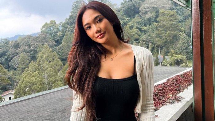 Marion Jola Tampil Seksi dan Menawan di Acara Ultah Televisi, Berbalut Tube Top Rancangan ...