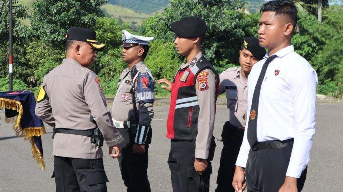 Wakapolres Nagekeo Pimpin Gelar Apel Pasukan Operasi Semana Santa Turangga 2025 - Pos-kupang.com
