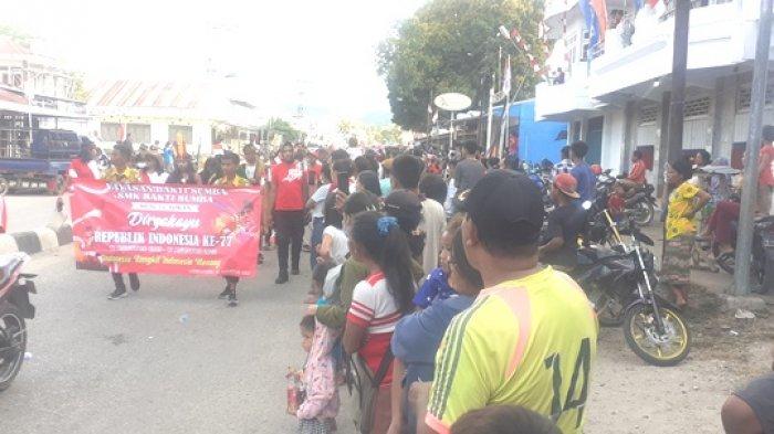 Helikopter TNI AU Angkut Bendera Merah Putih 1,3 Ton, Fly Pass Depan ...