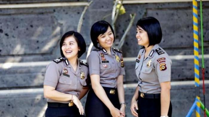 Tak Asal-asalan, Ini Aturan Berdandan Polwan dari Kuku sampai Rambut ...