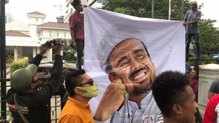 Kuasa Hukum FPI Lucu TNI Ngurus Baliho! Pengamat Militer Tanggapi ...