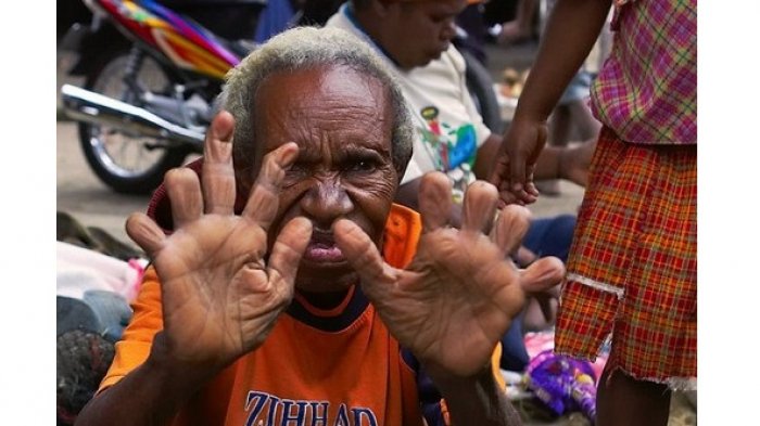 5 Tradisi Aneh dari Seluruh Dunia, yang Terakhir Kok Tega Banget Sih ...