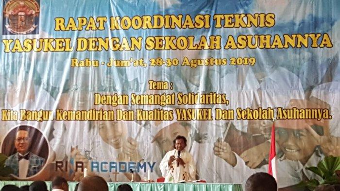 Yasukel Ende Godok 300 Kepala Sekolah, Hadirkan Belasan Pembicara ...