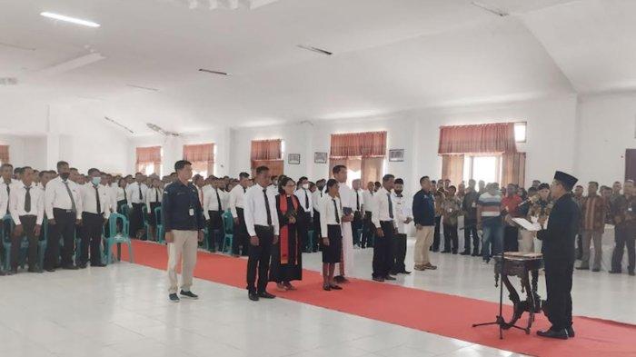 Lantik 357 Anggota PPS, Ketua KPU Rote Ndao Tekankan Komitmen dan ...