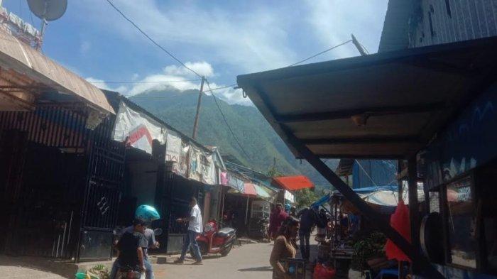 Pedagang di Pasar Larantuka Flores Timur Resah Jualan Rokok Sering ...