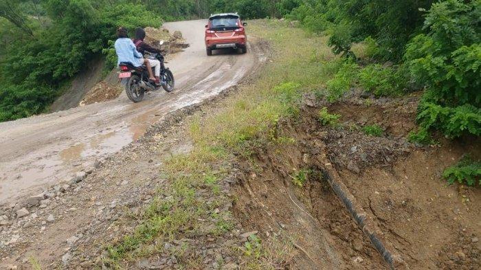 Jalan Weluli-Fulur Kabupaten Belu Nyaris Putus. Dinas PUPR Segera ...