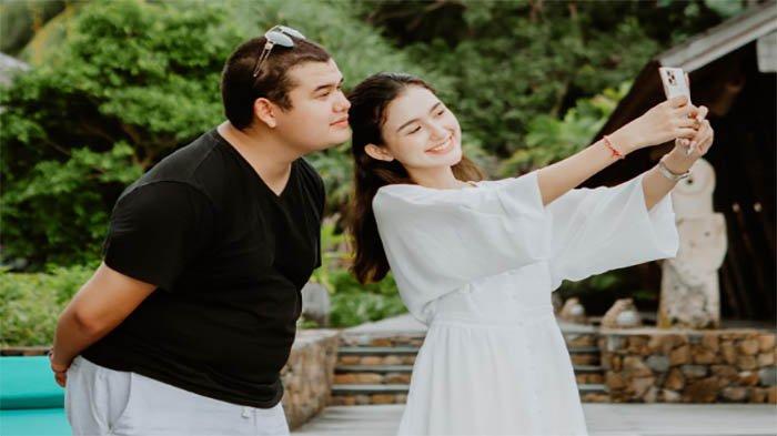 Calon Ipar Azriel Hermansyah Jarang Disorot, Kakak Sarah Menzel Sudah ...