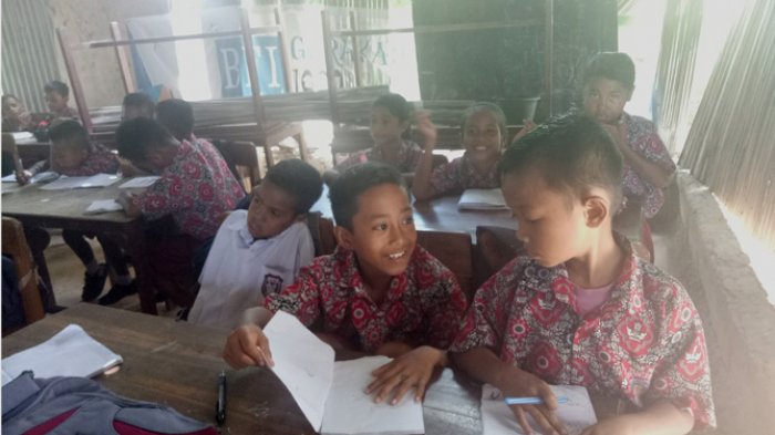 Kasihan, Pohon Kusambi dan Faloak Saksi Bisu Derita Anak-anak SDN Tenau ...