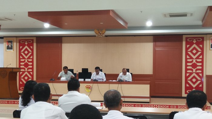 Ada Apa di Aula Fernandes Kantor Gubernur NTT? Semuanya Kenakan Baju ...