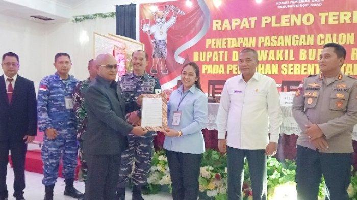 Paulus Henuk-Apremoi Dethan Ditetapkan Jadi Bupati dan Wabup Rote Ndao - Pos-kupang.com