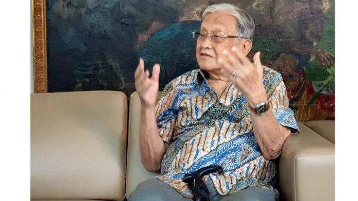 Seratus Tahun PK Ojong Pendiri Kompas Gramedia: Korannya Ditutup Karena ...