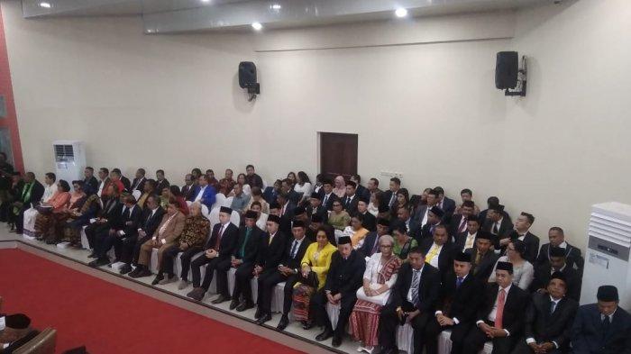 Pemasangan Pin Emas Bagi Anggota DPRD NTT Dilakukan Secara Simbolis ...