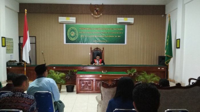 Edi Pramono Lantik Ketua Panitera Baru - Pos-kupang.com