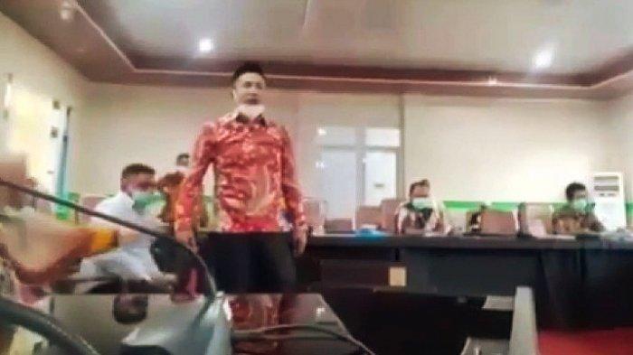 VIDEO – Detik-Detik Anggota DPRD Marah dan Banting Meja Saat Rapat ...