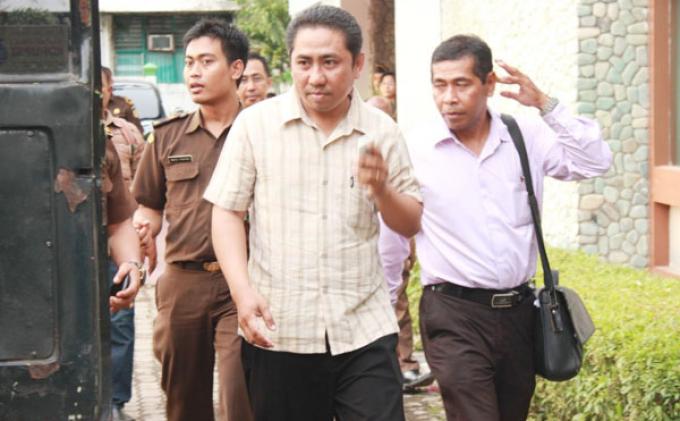 Gusti Ngurah Tersangka Korupsi Proyek SMKN 3 Masuk Rutan - Pos-kupang.com