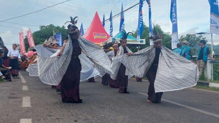Dendang Lusi Lerang Siswi Penyintas Lewotobi Meriahkan Festival Bale ...