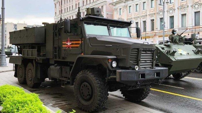 Pikul Roket Mantan Bintang Laga Hollywood Steven Seagal Muncul di ...