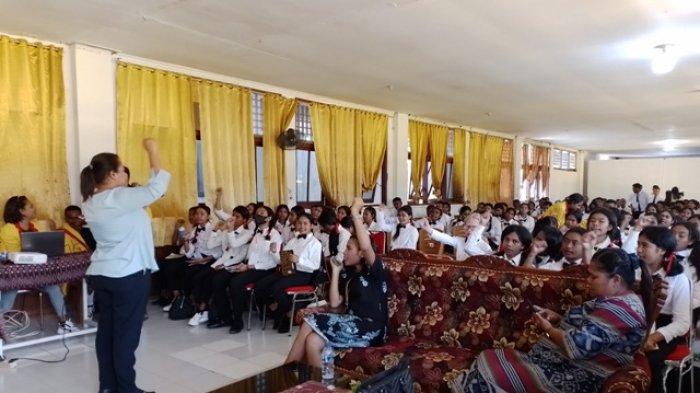 Bentuk Integritas Mahasiswa Baru, Undarma Kupang Gelar PKKMB - Pos ...