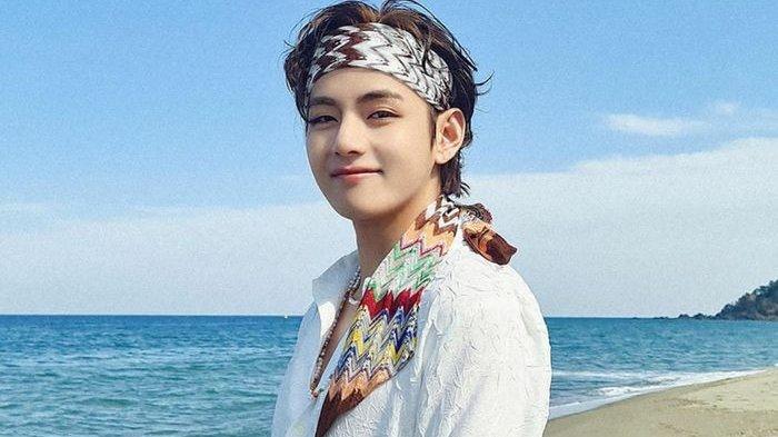 Daebak, V BTS Jadi Idol K-Pop Pria Paling Tampan versi TC Candler, 3 ...