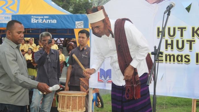 SMAK Syuradikara Ende Ikut Melestarikan Budaya Tradisional - Pos-kupang.com