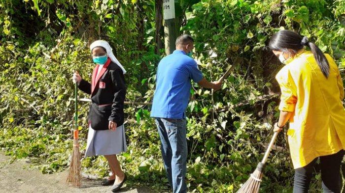 Warga Batuplat dan Mahasiswa Gotong Royong Bersih Lingkungan Cegah DBD - Pos-kupang.com
