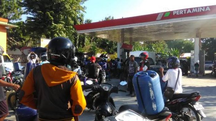 Yon Klau Antre Sampai Satu Jam di SPBU Sukabi-Malaka - Pos-kupang.com