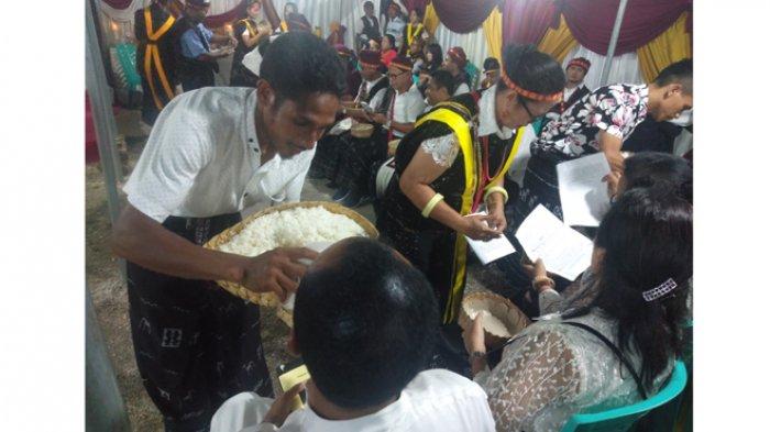 Warga Suku Ngada di Kota Kupang Gelar Syukuran Pesta Adat Reba - Pos ...