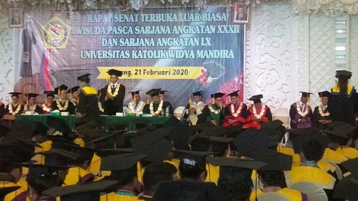 Unwira Wisuda 570 Lulusan, Rektor Tegaskan Daya Serap Sarjana di Pasar ...
