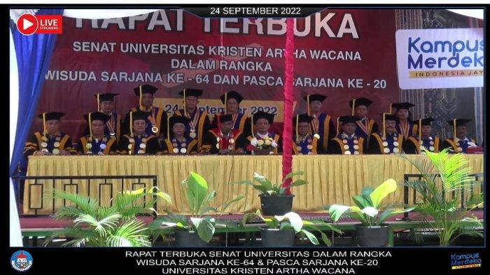 Wisuda di Taman Kampus Hijau UKAW 24 September 2022 - Pos-kupang.com