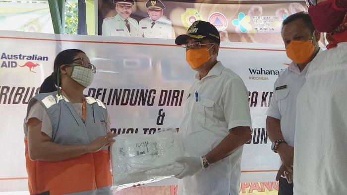 WVI NTT Bantu APD & Fasilitas Cuci Tangan yang Unik untuk Petugas Medis ...