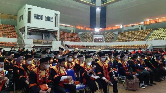 939 Mahasiswa Universitas Lampung Diwisuda Secara Offline di GSG Unila ...