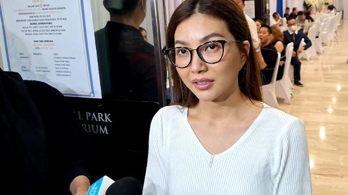 Sarwendah Langsung Terbang ke Korea Setelah Pelarungan Abu Jenazah Sang ...