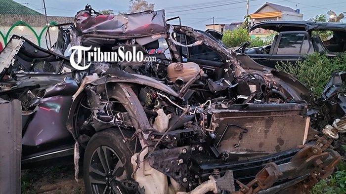 Suami Istri Tewas Dalam Kecelakaan Di Tol Semarang Solo Tribunlampung