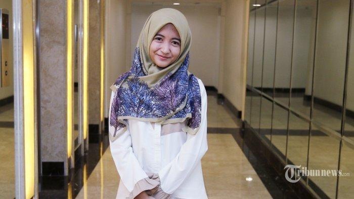Takut Menyesal, Artis Arafah Rianti Berangkatkan Haji Ibunya ...