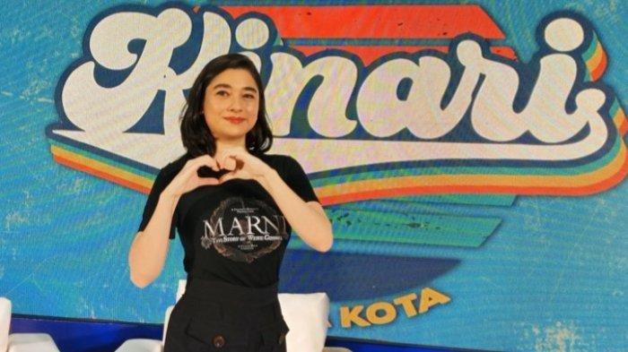 Artis Amanda Rigby Memar gegara Jatuh saat Syuting Film Horor ...